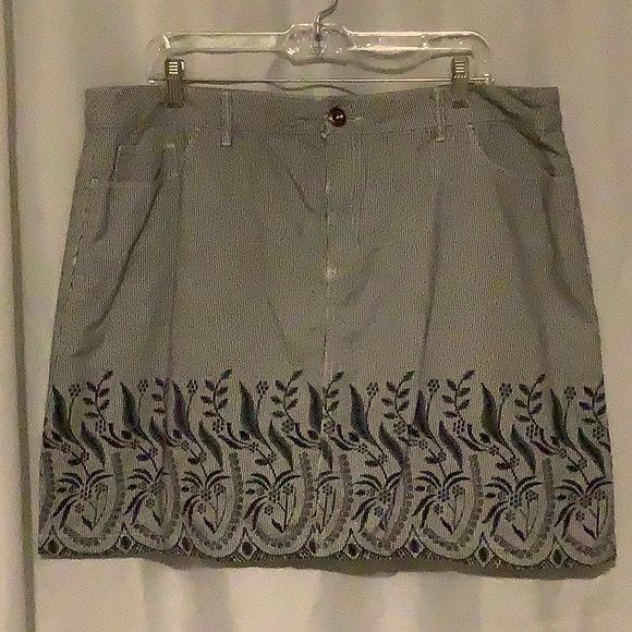 croft & barrow | Shorts | Navy Blue And White Pinstripe Skort By Croft ...